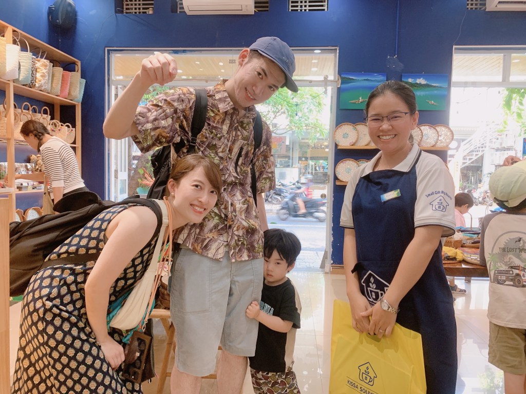 Today’s Cute Guest 😉 – Kissa Souvenirs Nha Trang